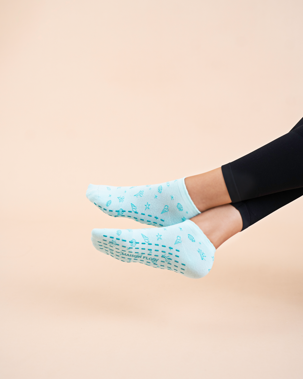 Shell Tide Classic Grip Socks | Homegrown Market